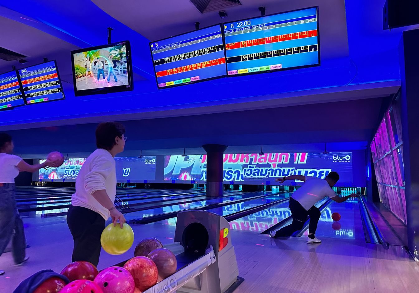 Roots | ร่วมงานกับเรา